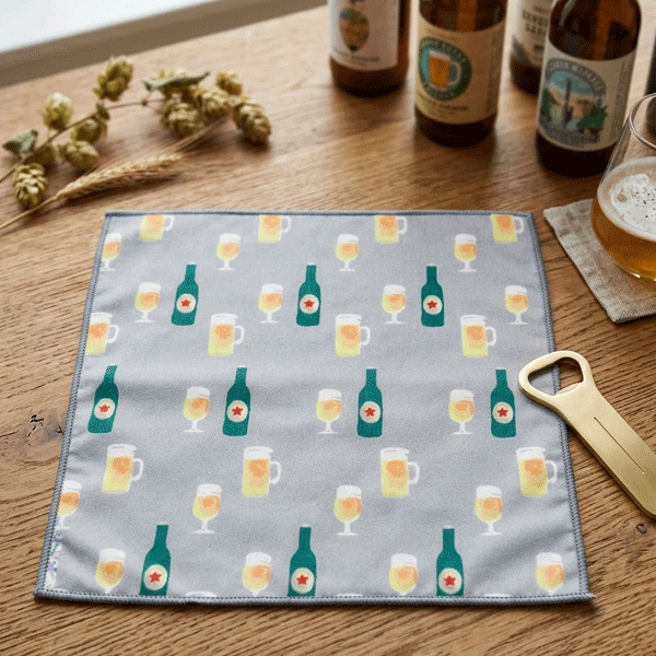 商品説明 フレンズヒルのデジプリハンカチです。 人気の【メニービール柄】のハンカチ。 ギフトパッケージ仕様なのですぐに渡せるのもうれしいポイントです！ 父の日ギフトにプラスしたり、お祝い、お礼、お返しなどにもおすすめです。 ※注意事項※ ・...