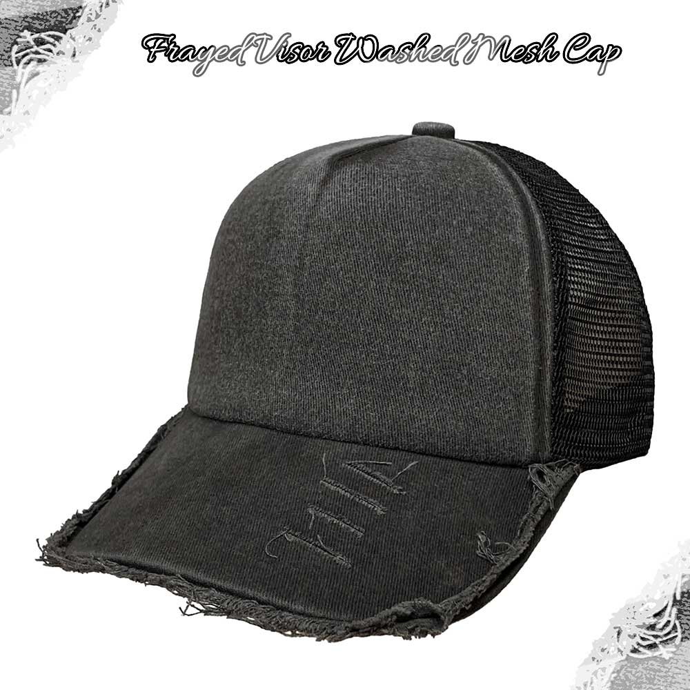 ■商品詳細 　フロントパネルがスポンジのメッシュキャップ 　作りについて。 ・フロントパネルはスポンジ生地にコットンツイル地が張られた生地。 ・ツバ部分はコットンツイル地に裏地が張られ、芯部分はプラ製。 ・サイズ調整はスナップバック。 　ウ...