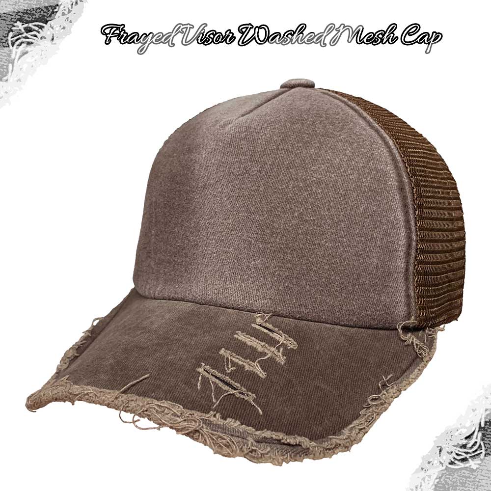 ■商品詳細 　フロントパネルがスポンジのメッシュキャップ 　作りについて。 ・フロントパネルはスポンジ生地にコットンツイル地が張られた生地。 ・ツバ部分はコットンツイル地に裏地が張られ、芯部分はプラ製。 ・サイズ調整はスナップバック。 　ウ...