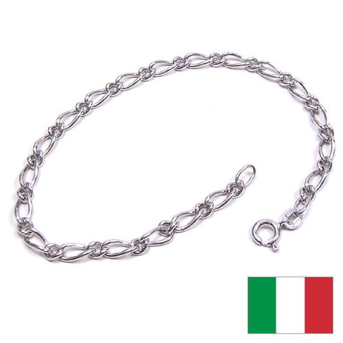 重ねづけも楽しめる、細めのイタリア製シルバーブレスレットです。 90度にねじった長短のコマが交互につながったデザインのチェーン。表面はシルバーの変色を防止するロジウムメッキ処理がされていますので、お手入れも簡単！ご使用後は、柔らかい布で拭い...