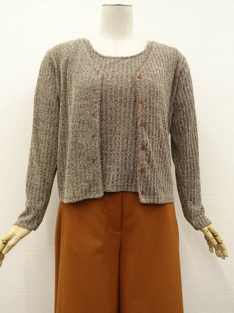 ブランド名 fem deux表記サイズ-実寸（cm） ≪カーディガン≫ 着丈：50 身幅：42×2 肩幅：35 袖丈：54 ≪カットソー≫ 着丈：47 身幅：40×2 肩幅：32 袖丈：18 表記素材ポリエステル 60% レーヨン 40% ...