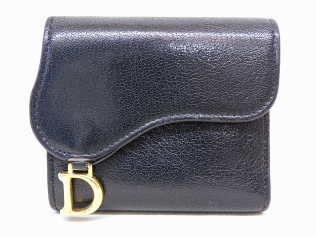 【サイズ】：約10．5×9cm 【カラー】：ブラック系×ゴールド金具 【素材】：レザー 【付属品】：特にございません。 【ランクAB】：多少の擦れ等ございますが目立つ難点はありません。 当店は3人以上の現役鑑定士が鑑定済みで全て本物です 参...