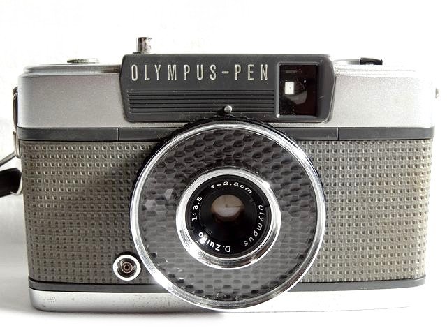 【サイズ】：約11×6．5cm 【カラー】：シルバー系 【付属品】：特にありません。 【ランクAB】動作確認済みです。シャッターは切れる状態です。フィルムを入れての撮影はしていません。本体は少々傷はあります。 当店は3人以上の現役鑑定士が鑑...