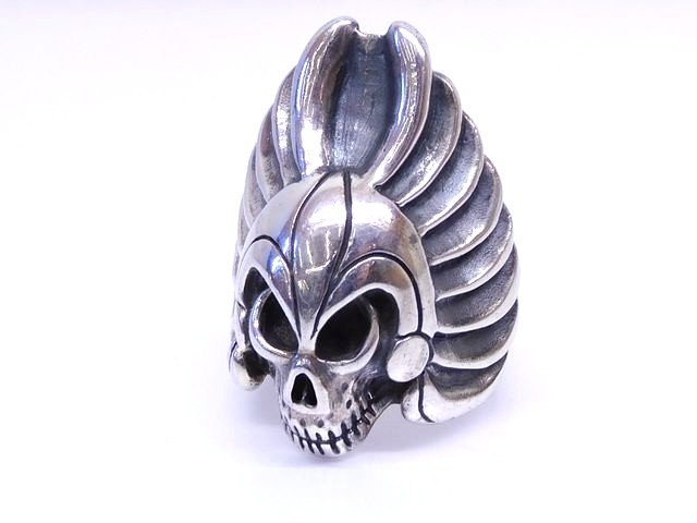 【コメント】：ノーブランド品となります。 【サイズ】：約17号　最大幅約33mm 【素材】：シルバー925 【重量】：約19．8g 【付属品】：特にありません 【ランクAB】：多少の擦れクスミ等ございますが特に目立つ難点はありません。 当店...