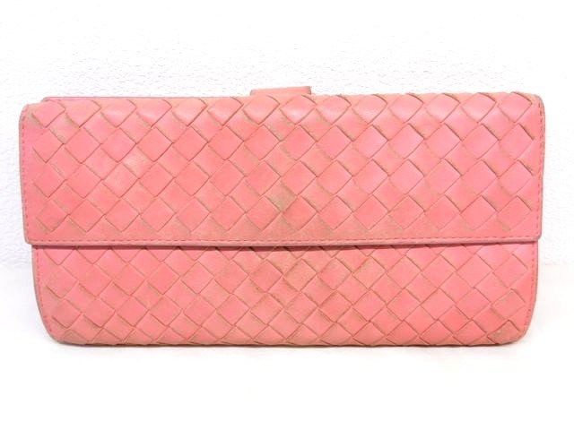 【サイズ】：約19×9．5cm 【素材】：レザー カラー：ピンク系 【付属品】：特にありません 【ランクB】：画像のような擦れや色薄れ等がり使用感が目立ちます。 当店は3人以上の現役鑑定士が鑑定済みで全て本物です 参考上代は輸入小売価格とな...