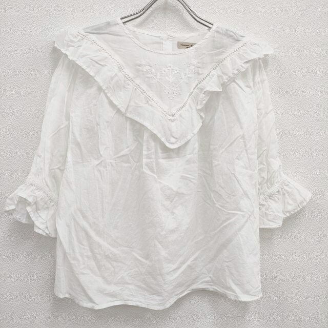 L238566-92608-19 商品説明 ブランド SM2 アイテム ブラウス シャツ FIZ-1711938 レース カットワーク 刺繍 サイズF カラー ホワイト※色は実物を見て判断したものを記載しております。発売時のカラー展開は把握...