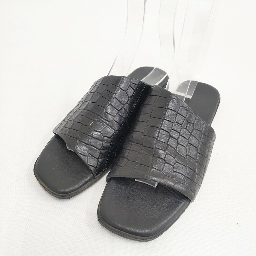 L271815-93008-29 商品説明 ブランド BARI バリ アイテム サンダル 別注 型押し レザーサンダル クロコブラック 定価13640円 weeksdays ほぼ日 伊藤まさこ サイズ35 カラー ブラック※色は実物を見て判...