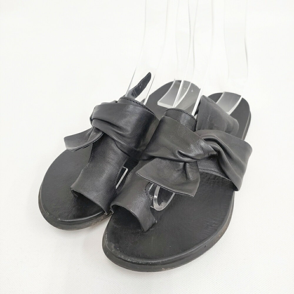 L271817-92008-29 商品説明 ブランド BARI バリ アイテム サンダル 別注 レザーリボンサンダル weeksdays ほぼ日 伊藤まさこ 定価15180円 サイズ35 カラー ブラック※色は実物を見て判断したものを記載し...