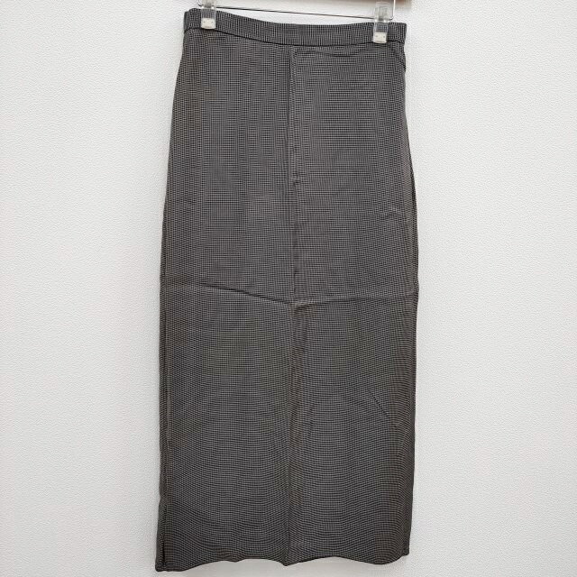 L237373-929908-79 商品説明 ブランド YLEVE アイテム ロングスカート 168-0230020 サイズ1 千鳥格子 タイト レーヨン カラー グレー ブラック※色は実物を見て判断したものを記載しております。発売時のカラ...