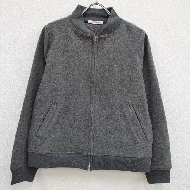 L225111-96008-39 商品説明 ブランド FABRIQUE アイテム ブルゾン ウール サイズ40 ジャケット カラー グレー※色は実物を見て判断したものを記載しております。発売時のカラー展開は把握しておりませんので、メーカー公...