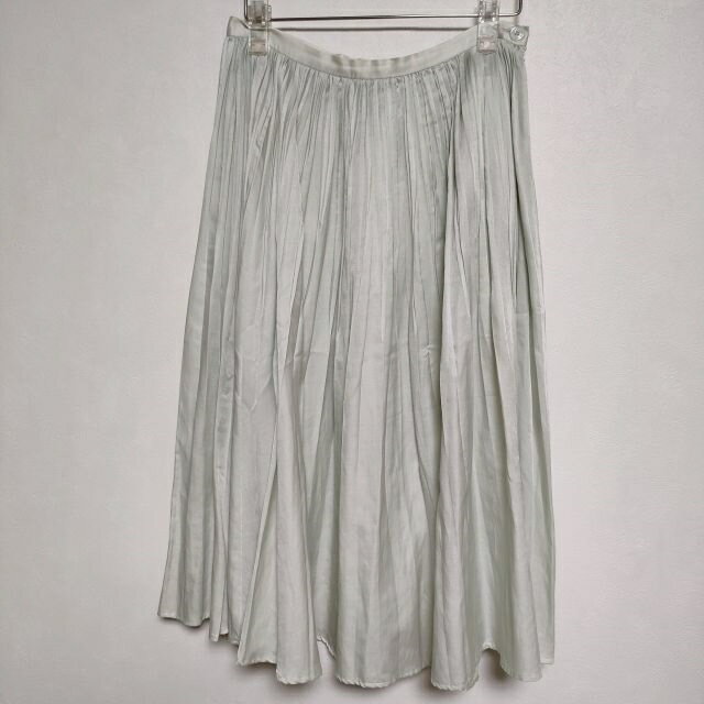 L217896-191800815-69 商品説明 ブランド Lisette アイテム スカート コットンシルク プリーツ カラー ライトグリーン※色は実物を見て判断したものを記載しております。発売時のカラー展開は把握しておりませんので、メ...