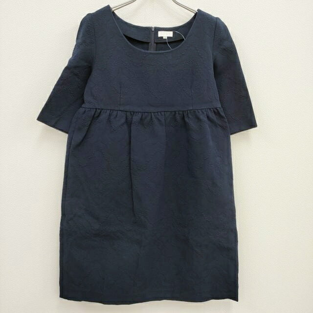 L221014-913008-59 商品説明 ブランド nooy アイテム ワンピース ジャガード ギャザーワンピース サイズ2 五分袖 カラー ネイビー※色は実物を見て判断したものを記載しております。発売時のカラー展開は把握しておりません...
