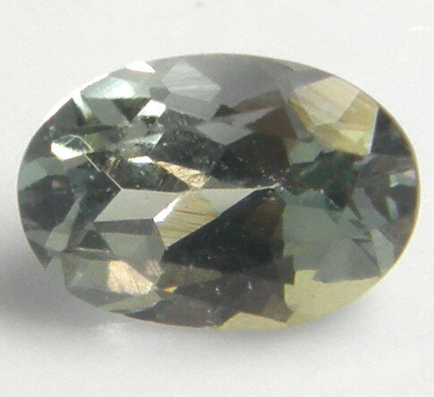 宝石名 天然ゾイサイト 産地 タンザニア産 重さ 0.56ct サイズ 6x4.2x3.2ミリ 色 緑色 商品説明 グリーンカラーゾイサイト 裸眼クリーン。 発送 簡易書留郵便も対応しています。重さにより価格変わります。基本430円