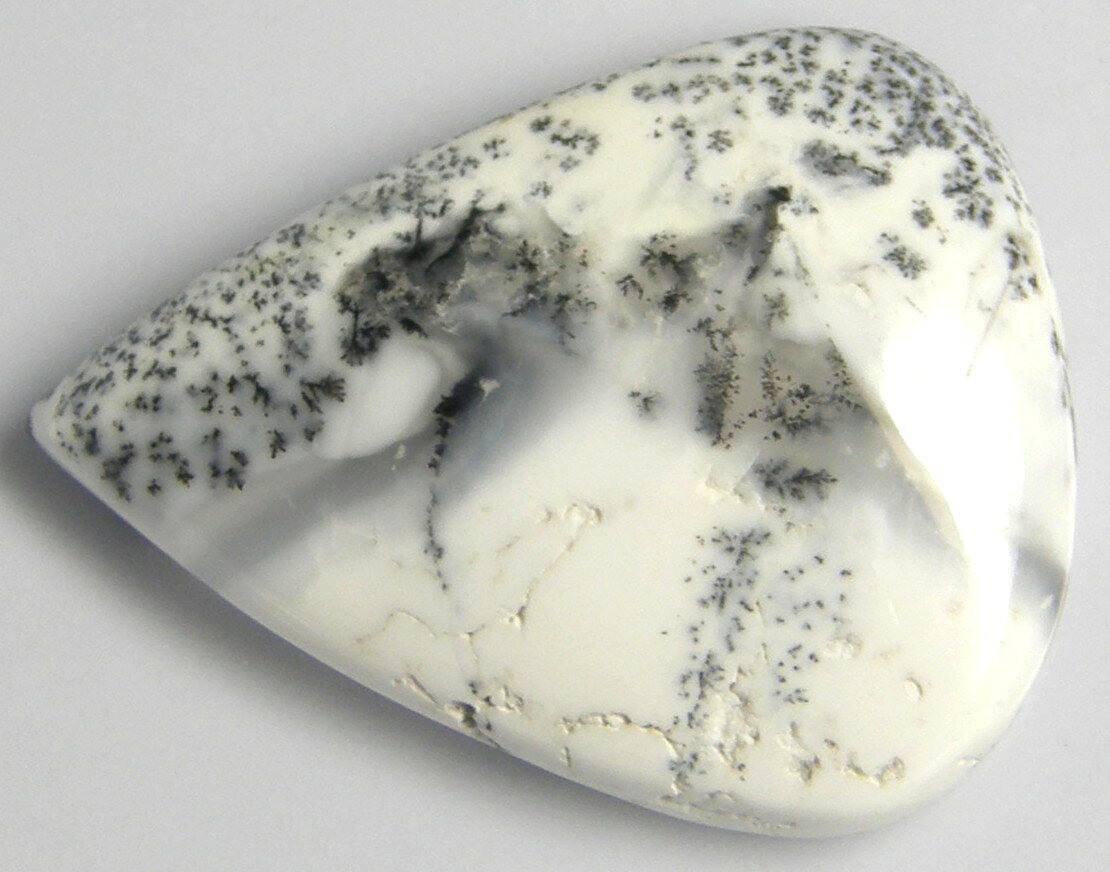 宝石名 天然デンドリティッククォーツ 産地 アフリカ産 重さ 25.41ct サイズ 27.5x23x5.7ミリ 色 カラーレス・ブラック色 商品説明 絵画　風景のような模様　デンドリッククォーツ。 発送 簡易書留郵便も対応しています。重さ...