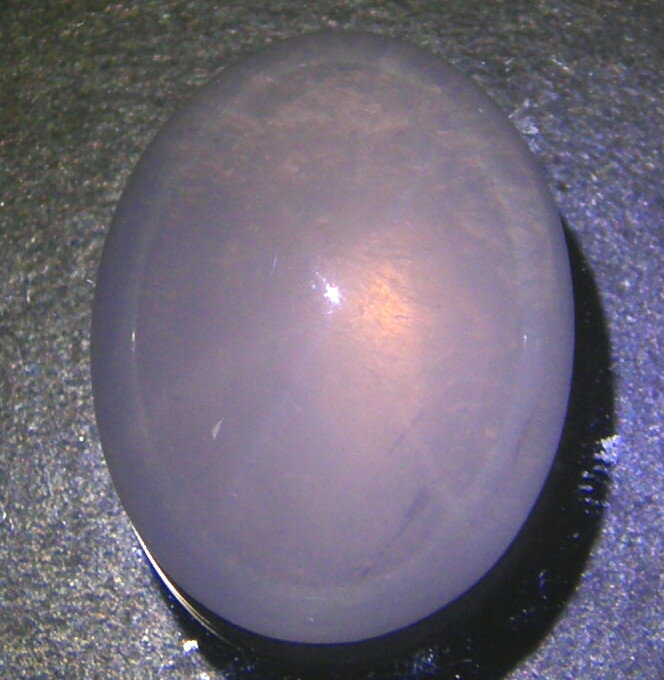 宝石名 天然 ローズクォーツスター 産地 ブラジル産 重さ 15.68ct サイズ 17.2x13.5x8.6ミリ 色 ピンク色 商品説明 ペンライト光当て6本スター効果確認スター線は薄め。 発送 簡易書留郵便も対応しています。重さにより価...