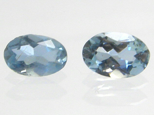 宝石名 天然石 アクアマリン 産地 アフリカ産 重さ 2コ 0.48ct サイズ 14x7.1x4.2ミリ 色 青色 商品説明 アクアマリン 2個。 発送 簡易書留郵便も対応しています。重さにより価格変わります。