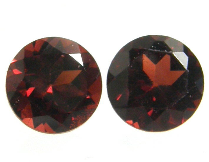 宝石名 天然 ロードライトガーネット 産地 ミャンマー　モゴック産 重さ 2コ 2.09ct サイズ 石のサイズ 6.1x6.1x3.7ミリ 色 赤色 商品説明 丸6.1ミリ ペアー。 発送 簡易書留郵便も対応しています。重さにより価格変わ...