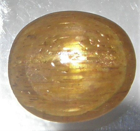 宝石名 　天然石　サンストーンスター 産地 　アフリカ産 重さ 　2．25ct サイズ 　8．7x7．7x4．8ミリ 色 　オレンジ色 商品説明 　ペンライト光当てますと4本線スター十字スター効果出るサンストーン。 発送 簡易書留郵便も対応...