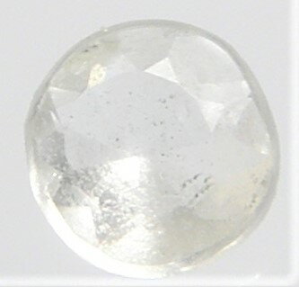 宝石名 天然 フォルステライト 産地 　ミャンマー産 重さ 　0．17ct サイズ 　3．6x3．5x1．9ミリ 色 　無色 商品説明 　カラーレスペリドットと云われる　レアストーン　フォルステライト 発送 簡易書留郵便も対応しています。重...