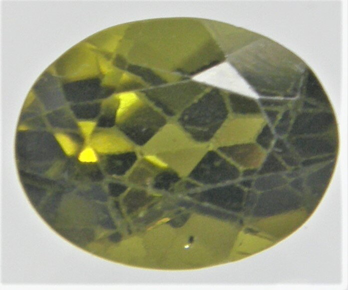 宝石名 天然石 ペリドット 産地 　アフリカ産　おそらくケニア産 重さ 　2．34ct サイズ 　9．3x7．2x5．2ミリ 色 　ダークグリーン色 商品説明 　ダークグリーンカラー　ペリドット。 発送 簡易書留郵便も対応しています。重さに...