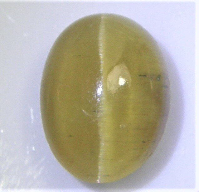 宝石名 天然石 　アパタイトキャッツアイ 産地 　マダガスカル産 重さ 　2．84ct サイズ 石のサイズ 　9．7x7．4x4．6ミリ 色 　ハニー色 商品説明 クリソベリルキャッツアイのようなハニーカラーアパタイトキャッツアイ　。 発送...