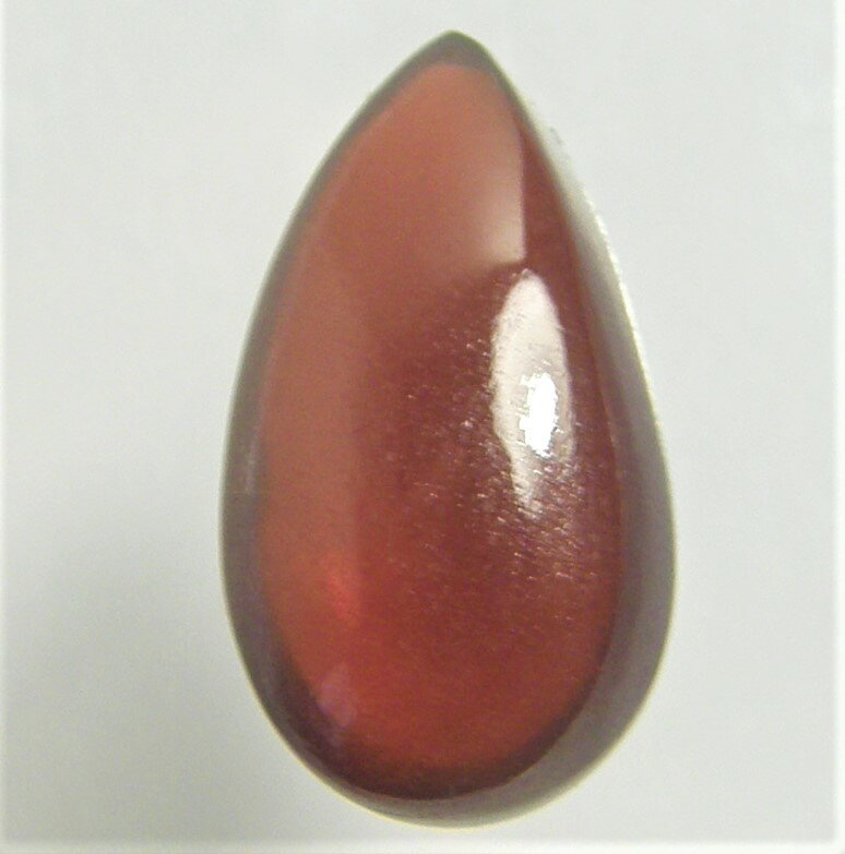 宝石名 天然　ロードライトガーネット 産地 　アフリカ産 重さ 　4．06ct サイズ 石のサイズ約12．6x7．1x4．6ミリ 色 　赤色 商品説明 　ペアシェイプ両面カボッションカット　ロードライトガーネット　。 発送 簡易書留郵便も対...