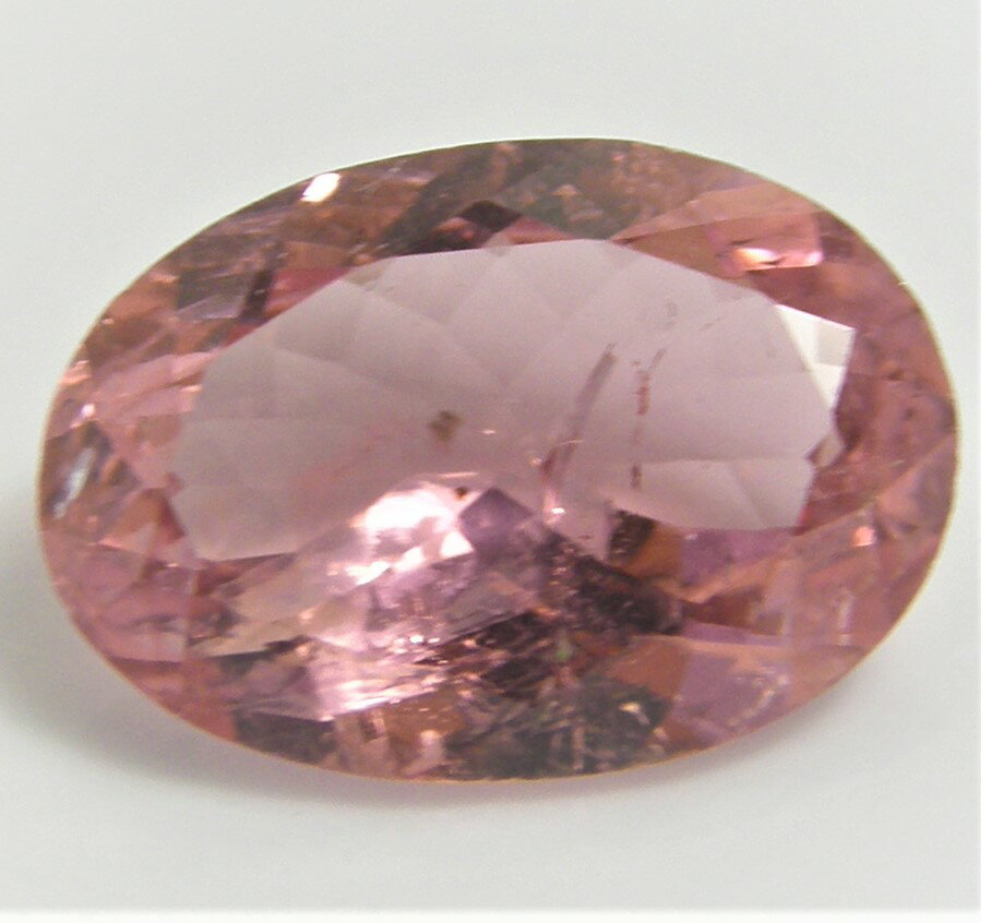 宝石名 天然　ピンクトルマリン 産地 　アフリカ産 重さ 　4．43ct サイズ 　14．1x9．9x5ミリ 色 　ピンク色 商品説明 　明るいピンクカラートルマリン　インクリュージョンあり。 発送 簡易書留郵便も対応しています。重さにより...