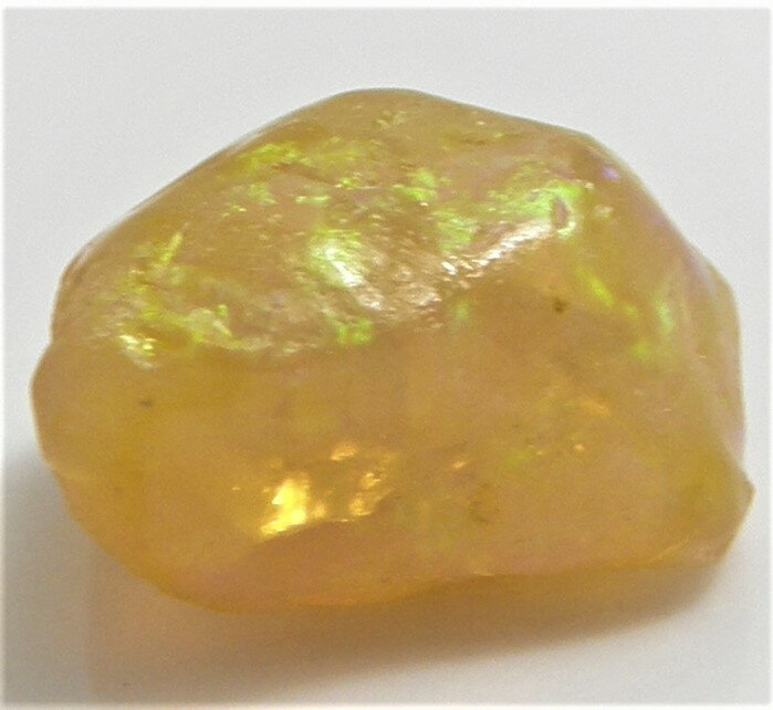 宝石名 天然石 オパール 産地 　・・・産 重さ 　3．68ct サイズ 　11．2x10．1x7．15ミリ 色 　オレンジ色 商品説明 オレンジオパール　ファイヤーオパール原石　遊色効果もあります。 発送 簡易書留郵便も対応しています。重...