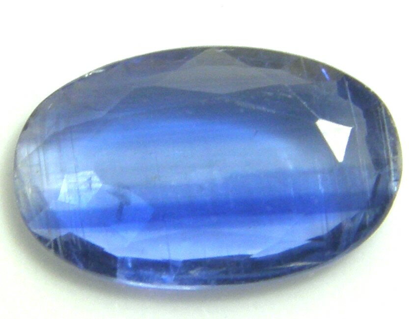 宝石名 天然　バイカラーカイヤナイト 産地 　ブラジル産 重さ 　　2．72ct サイズ 　13．8x8．7x2．4ミリ 色 　ブルー/ホワイト色 商品説明 　バイカラーカイヤナイト　アイクリーン。 発送 簡易書留郵便も対応しています。重さ...