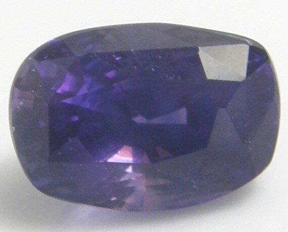宝石名 天然　バイオレットサファイア 産地 　アフリカ産 重さ 　2．38ct サイズ 　8．5x5．9x5．6ミリ 色 青紫色 商品説明 　ディープカラー　カラーチェンジ効果もあります　2．33カラット大きく　加熱石。 発送 簡易書留郵便...