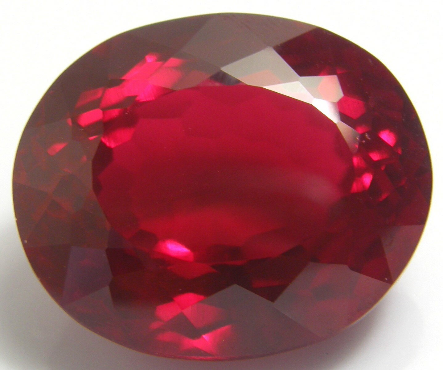 宝石名 　合成　ルビー　「コランダム」 産地 　・・・産 重さ 　　250ct サイズ 　25x20x11．7ミリ 色 　赤色 商品説明 50グラム　約250カラットと大粒　合成　ルビー　　コランダム成分　　細かい小キズあり。 発送 簡易書...