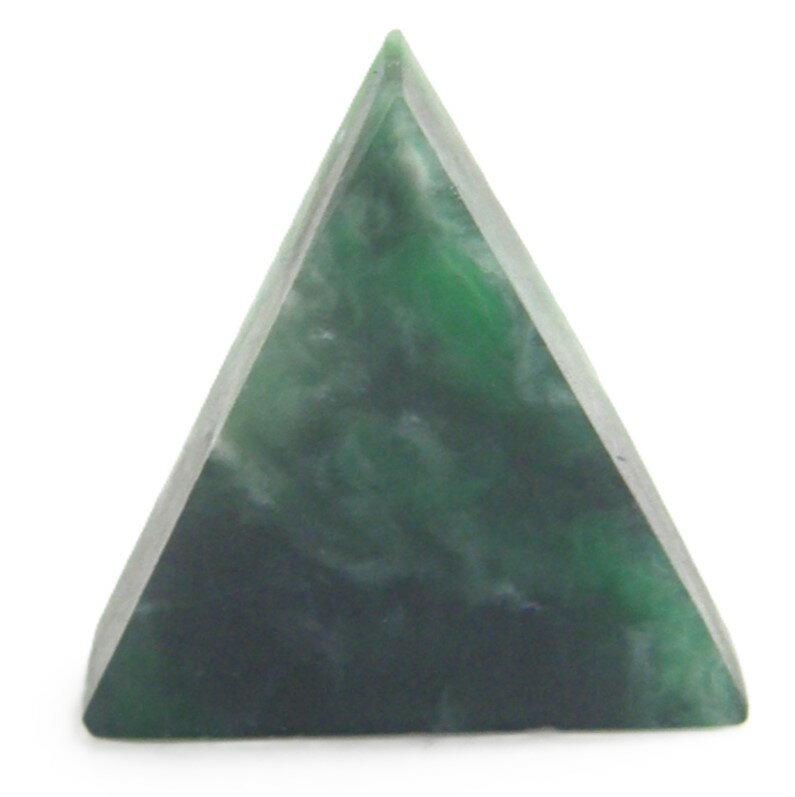 宝石名 天然翡翠 ジェダイト 産地 ミャンマー産 重さ 7．77ct サイズ 　14．9x13．4x4．4ミリ 色 緑色 商品説明 　板状三角カット　天然翡翠　染め含浸無しナチュラルカラー　天然石特有の小キズあり。 発送 簡易書留郵便も対応...