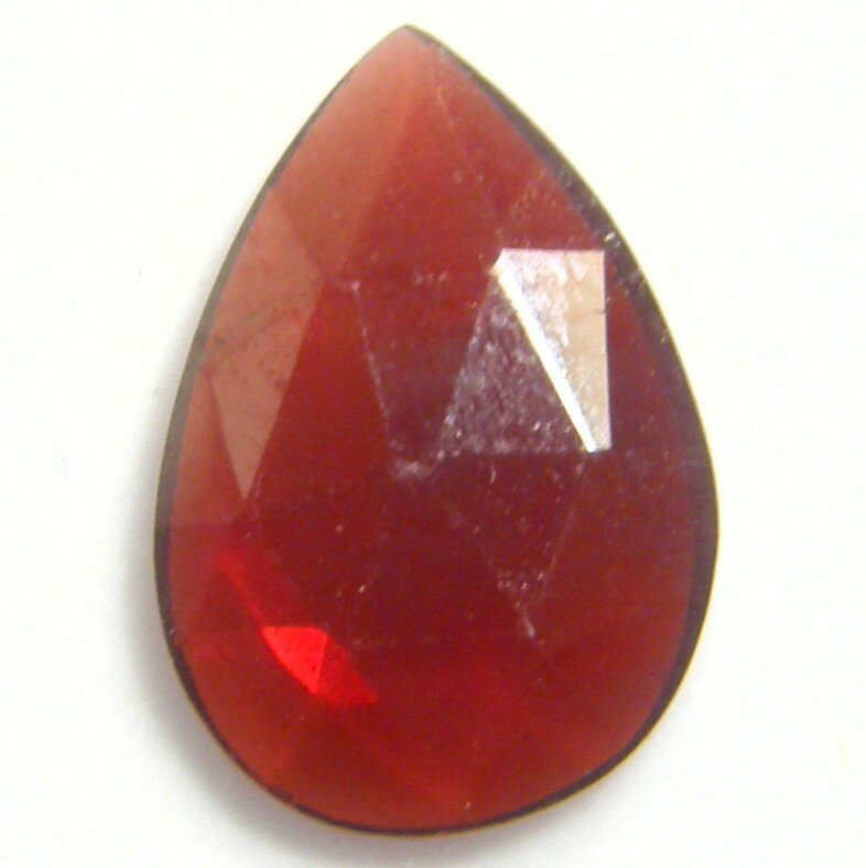 宝石名 天然　ロードライトガーネット 産地 アフリカ産 重さ 　1．42ct サイズ 　10．5x7．2x1．8ミリ 色 赤色 商品説明 　ローズカット　ロードライトガーネット。 発送 簡易書留郵便も対応しています。重さにより価格変わります...