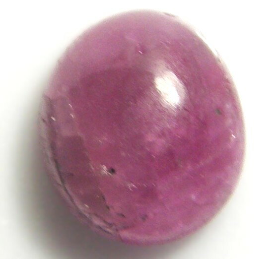 宝石名 天然　ルビー 産地 　ミャンマー産 重さ 　1．76ct サイズ 　6．9x6x3．9ミリ 色 　赤色 商品説明 　カボションカット　ルーペで見ますと小さい穴ありキズ多い。 発送 簡易書留郵便も対応しています。重さにより価格変わります。