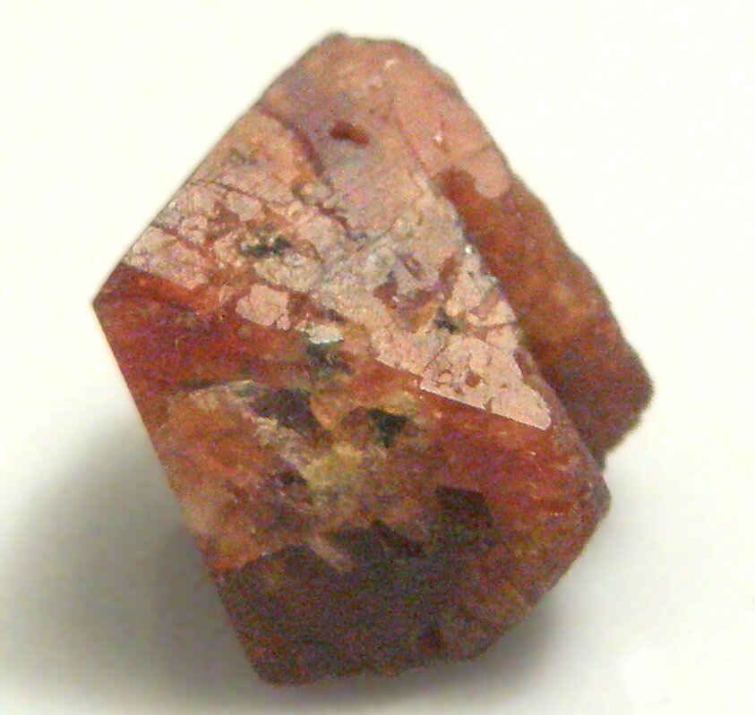 宝石名 天然　レッドスピネル 産地 　ミャンマー産 重さ 　10．12ct サイズ 　約13．8x12．6x11．2ミリ 色 　赤色 商品説明 　ミャンマー　モゴック産　レッドスピネル原石。 発送 簡易書留郵便も対応しています。重さにより価...