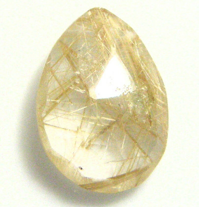 宝石名 　天然石　ルチルINクォーツ 産地 　ブラジル産 重さ 　3．36ct サイズ 　12．5x9x4．7ミリ 色 　カラーレス/イエロー色 商品説明 　両面ファセットカット　先端　通し横穴あけ済み　凹みキズ等自然のままカットした状態で...