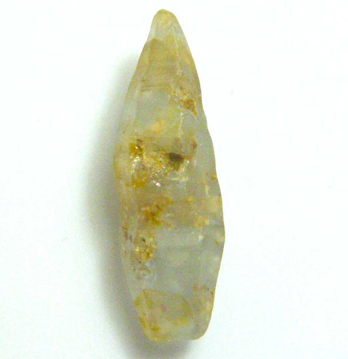 宝石名 天然石　ブルーサファイア　コランダム 産地 　スリランカ産 重さ 　12．41ct サイズ 　24x7．9x8ミリ 色 　灰青色　 商品説明 　半透明　スリランカ産　原石結晶　グレーブルーカラー　非加熱石。 発送 簡易書留郵便も対応...