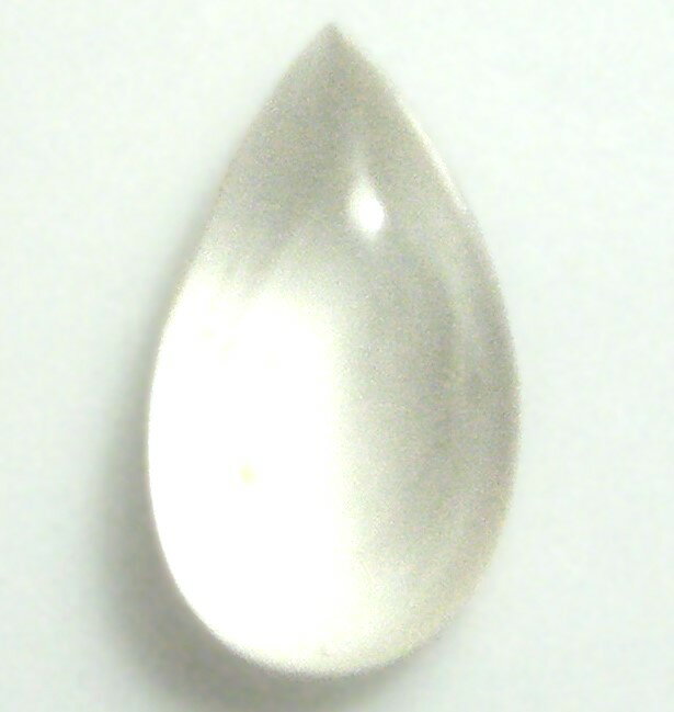 宝石名 天然 　エンスタタイト 産地 　スリランカ産 重さ 　1．87ct サイズ 　9．6x5．5x4．1ミリ 色 　ホワイト色 商品説明 　透明度高い　ペアシェイプカボションカット　レアストーン　インクリュージョンおそらくライモナイト　...