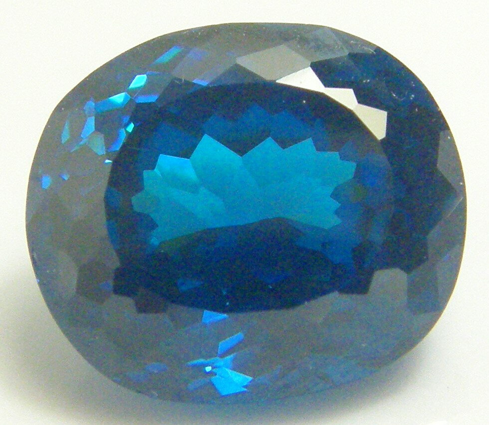 宝石名 　ブルーキュービックジルコニア 産地 　・・・産 重さ 　17．71ct サイズ 石のサイズ約　14．6x12．8x7．2ミリ 色 　ブルー色 商品説明 　ブルーカラーキュービックジルコニア。 発送 簡易書留郵便も対応しています。重...