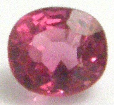 宝石名 天然　ピンクスピネル 産地 　ミャンマー　モゴック産 重さ 　0．61ct サイズ 　5．2x4．6x3．3ミリ 色 　ピンク色 商品説明 　モゴック産　ネオンピンクカラー　テリ良い　スピネル。 発送 簡易書留郵便も対応しています。...