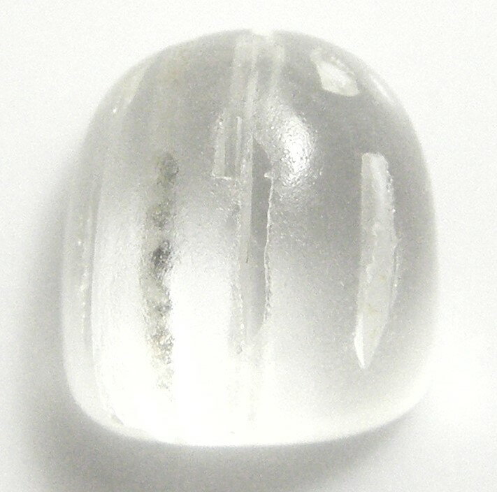 宝石名 天然 　スキャポライト 産地 　アフリカ産 重さ 　3．80ct サイズ 　9．3x8．7x6．1ミリ 色 　ホワイト色 商品説明 　線状のキズがルチルのようなインクリュージョンに見えるスキャポライト「スカポライト」　。 発送 簡易...