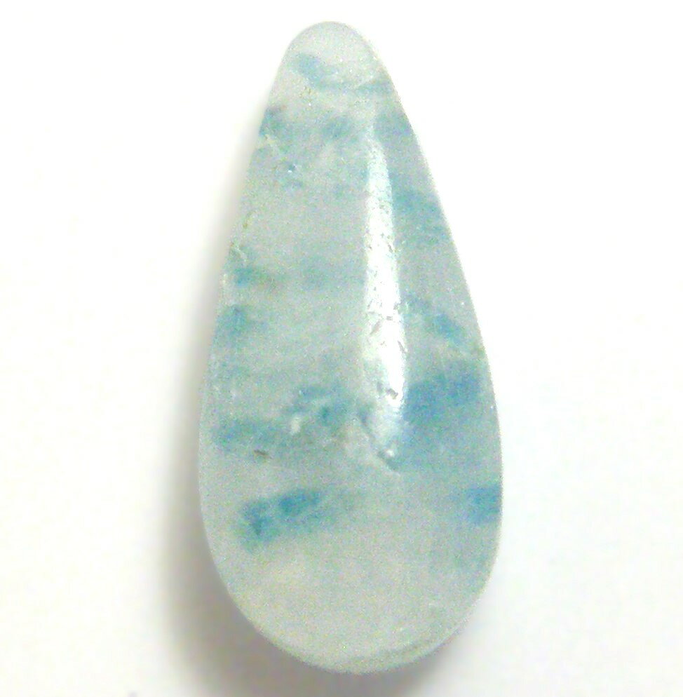 宝石名 天然　アパタイトインクォーツ 産地 　ブラジル産 重さ 　9．02ct サイズ 　20x9．4x6．5ミリ 色 　青/ホワイト色 商品説明 　ブルーアパタイト入りクォーツ。 発送 簡易書留郵便も対応しています。重さにより価格変わります。
