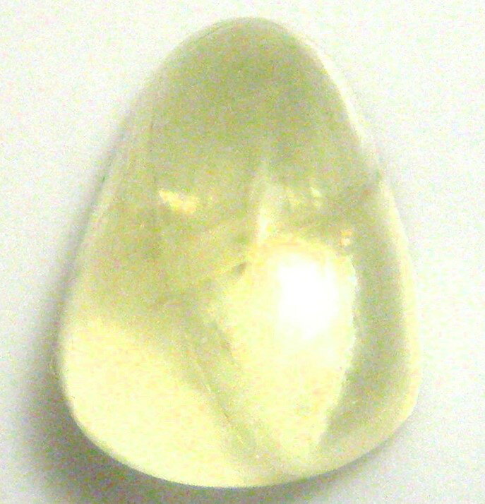 宝石名 天然ゴールデンラブラドライト 産地 ・・・産 重さ 　3．97ct サイズ 　11x8．6x6．8ミリ 色 　イエローゴールデン色 商品説明 　イエローゴールデンカラーラブラドライト　インクリュージョン　内部カン「キズ」あり。 発送...