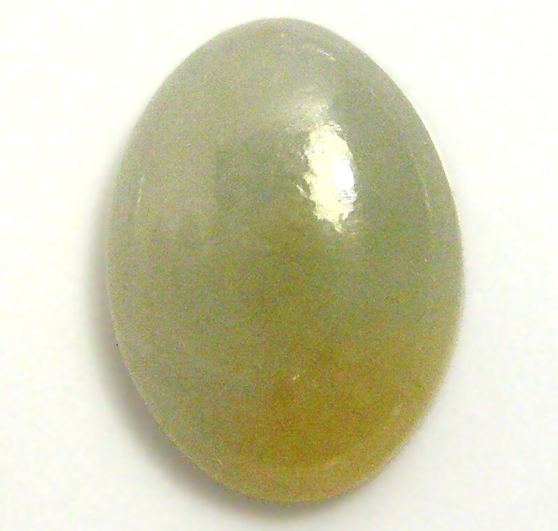 宝石名 天然　翡翠 産地 　ミャンマー産 重さ 　8．23ct サイズ 　15．9x11．9x4．7ミリ 色 　グリーン/イエロー色 商品説明 　グリーンカラーとイエローのバイカラー　天然翡翠　染め含浸なしナチュラルカラー。 発送 簡易書留...