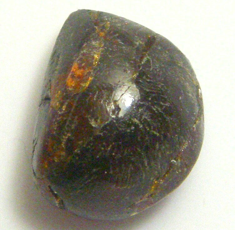 宝石名 天然　ブルーアンバー「琥珀」 産地 　スマトラ産 重さ 　3．20ct サイズ 　13．2x7x7．8ミリ 色 　ブラウン色 商品説明 　ブラックライト光当てますと少しブルーが見られます。 発送 簡易書留郵便も対応しています。重さに...