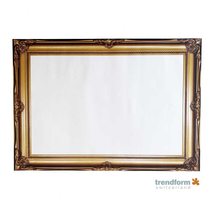 手軽に使用できる使い切りタイプのペーパーランチョンマット。 こちらは1袋10枚入りです。