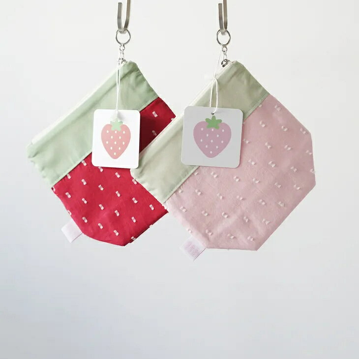isummerly (アイサマリー) LOVE BERRY POUCH (pink/red) ラブベリーポーチ 小物入れ 韓国 いちご 韓国のisummerlyからイチゴモチーフの大人気ポーチ。 愛らしくカラフルな色使いで、日常の中の小さな...