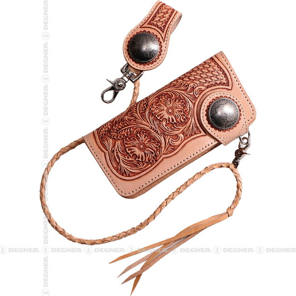 DEGNER/デグナーカービングレザーウォレットカラー：TAN素材：牛革(天然タンニンなめし)サイズ：縦19.3×横9.5×幅2.5cmメーカー品番：W-75-TAN　／　付属（ウォレットロープ）堅牢な牛革にカービングを重ねることでしか得ら...