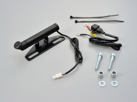 （商品詳細）DAYTONA/デイトナ マルチバーUSB電源5V2.1A ハンドルポストクランプタイプ (ショート)メーカー品番：93381 / ハンドルポスト左右ピッチ60〜110mmに対応。パイプ径φ22.2、全長155mm／高さ64.3...