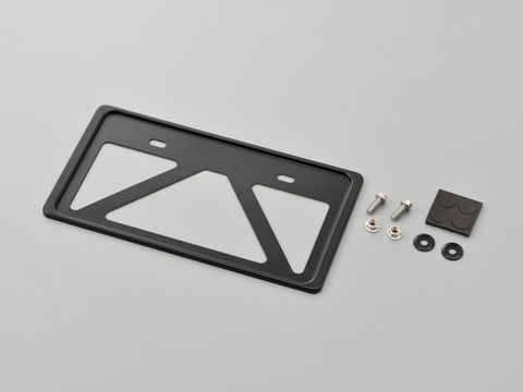 メーカー品番：99662JANコード：4909449540343デイトナDAYTONA ナンバープレートホルダーL BLACK◆振動によるナンバープレートのひび割れや破損を予防します◆1mm厚アルミ材を大胆に肉抜きすることで必要な強度を保ち...